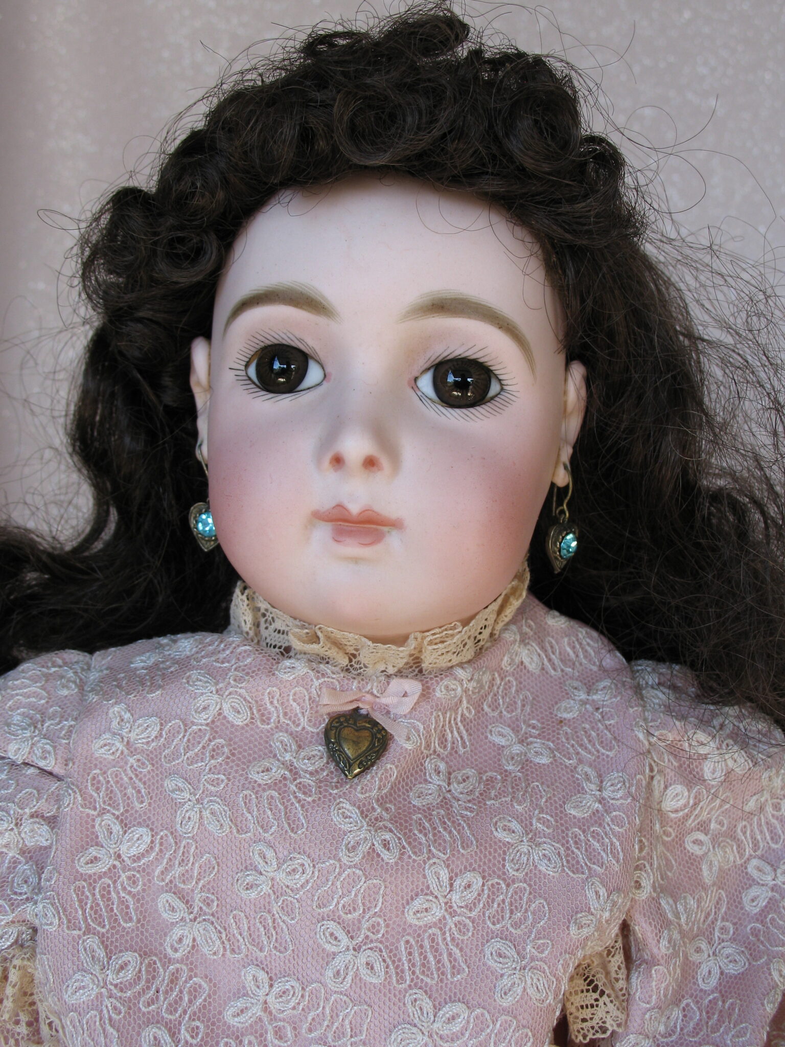 Rare Dolls and Dollhouses Spotlighted in Abbingdon Auctions